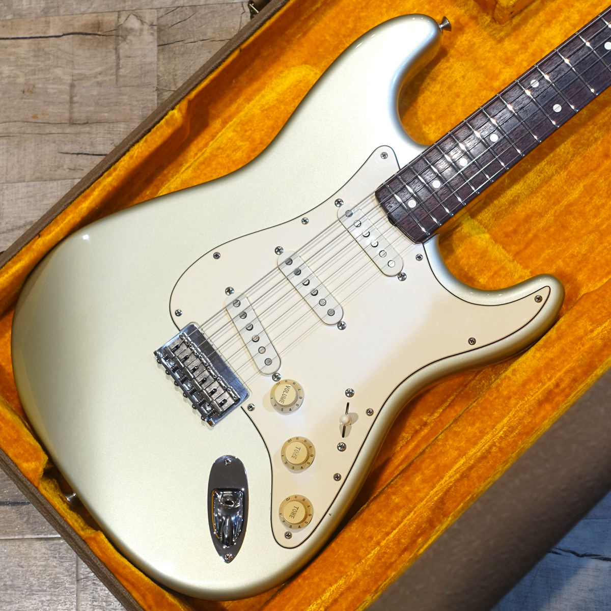 中古 Fender Custom Shop / Robert Cray Stratocaster Inca Silver 1997年製【3 ...
