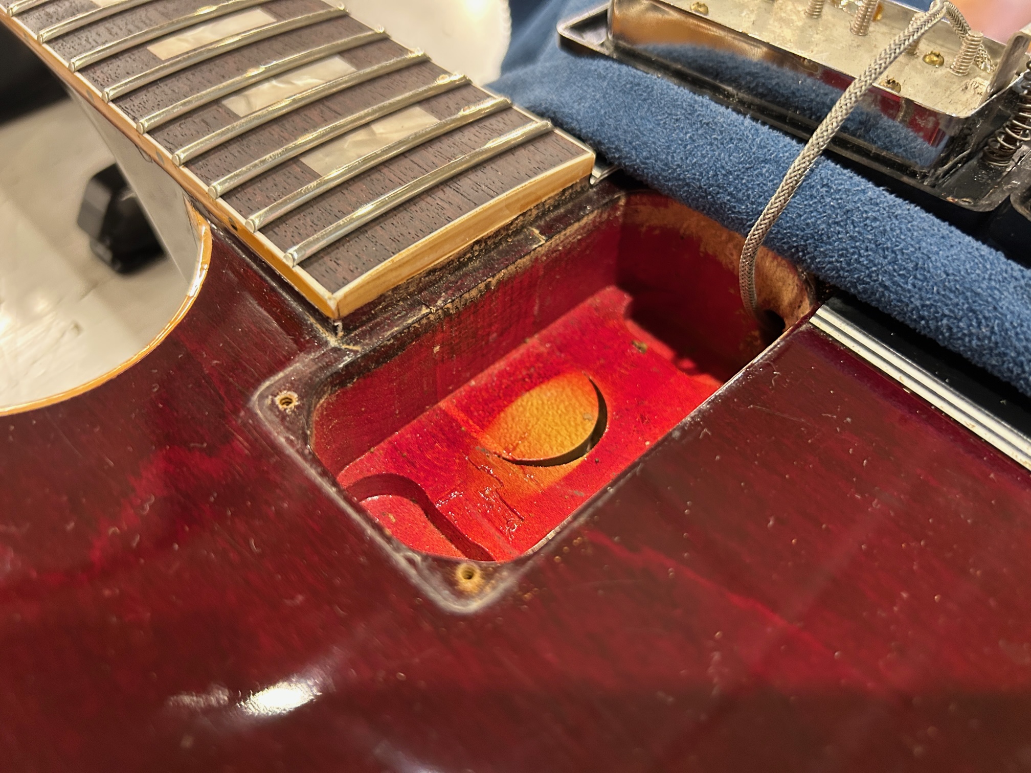 稀代の名器を紐解く。センターブロック変遷で追う、Gibson ES-335 のサウンドバリエーション | イシバシ楽器スタッフブログ