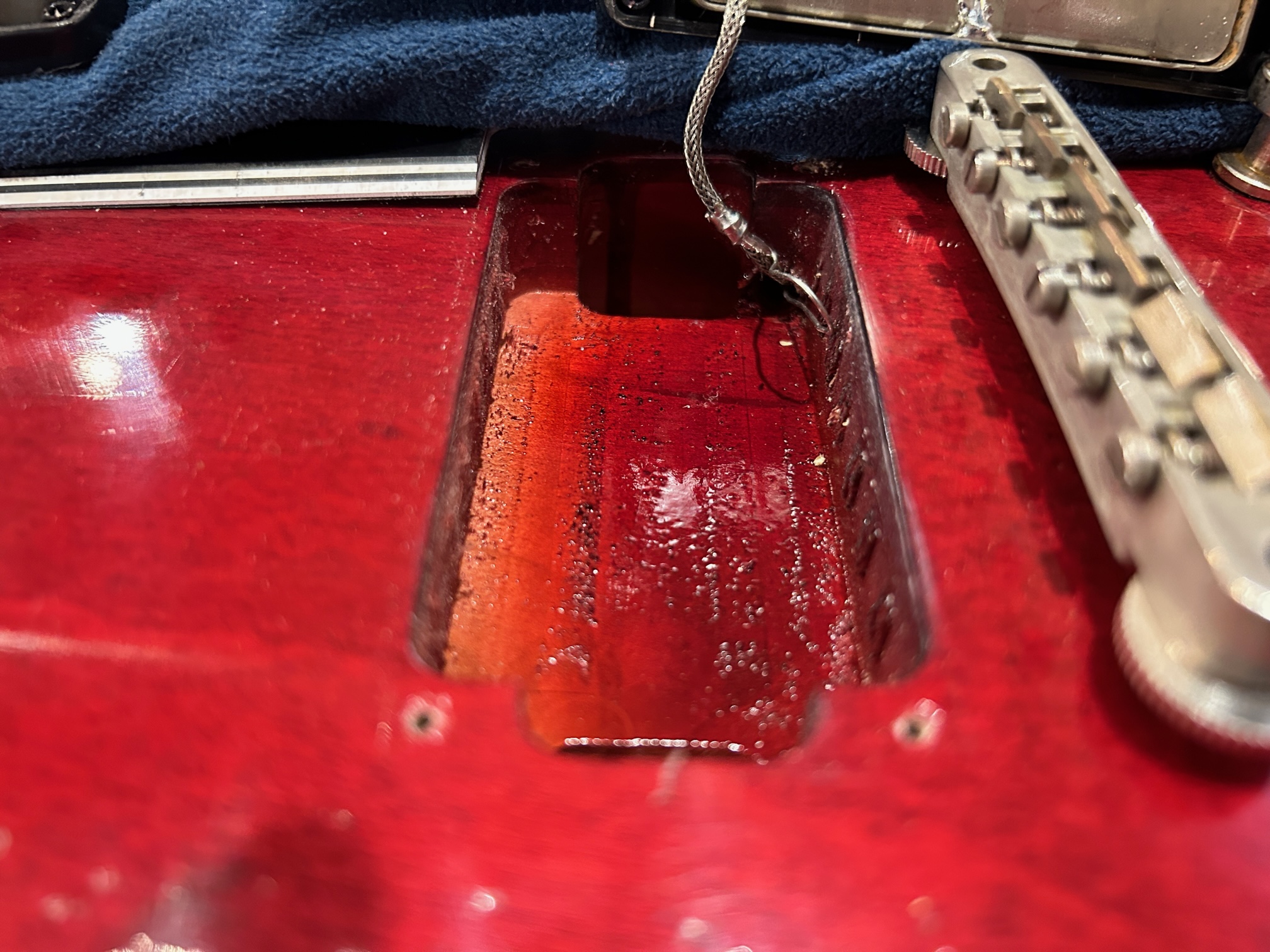 稀代の名器を紐解く。センターブロック変遷で追う、Gibson ES-335 のサウンドバリエーション | イシバシ楽器スタッフブログ