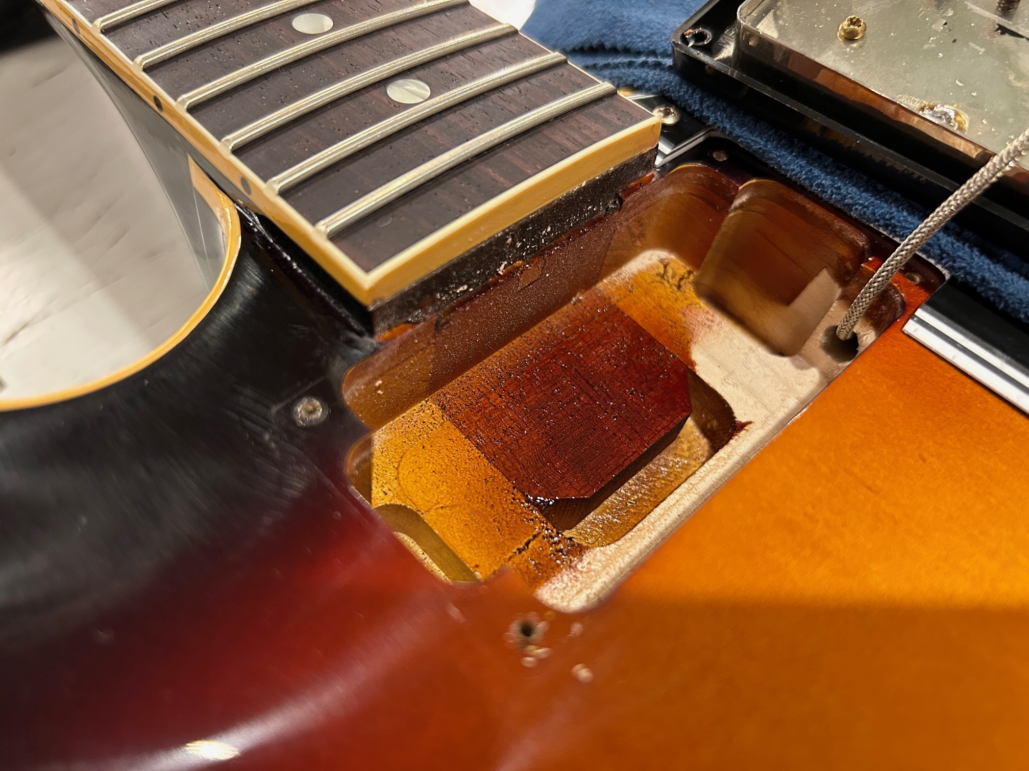 稀代の名器を紐解く。センターブロック変遷で追う、Gibson ES-335 のサウンドバリエーション | イシバシ楽器スタッフブログ