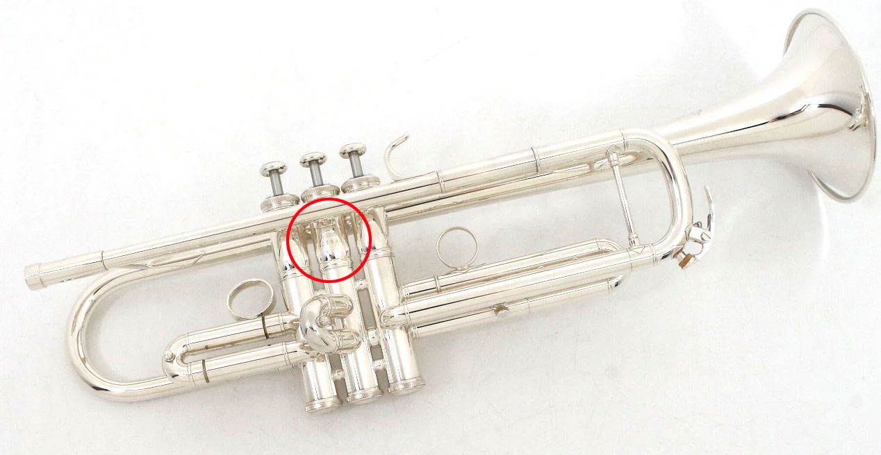 管楽器のモデル名はどこに明記されているのか