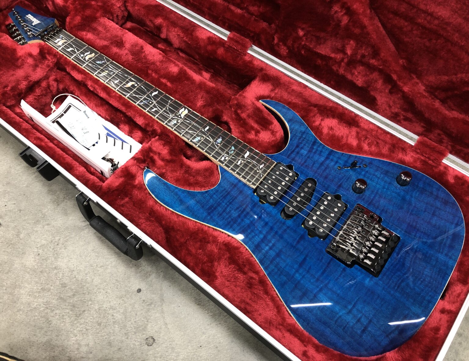 【8/22更新】Ibanez / j.custom RG8570 Royal Blue Sapphire【お売りいただきました ...